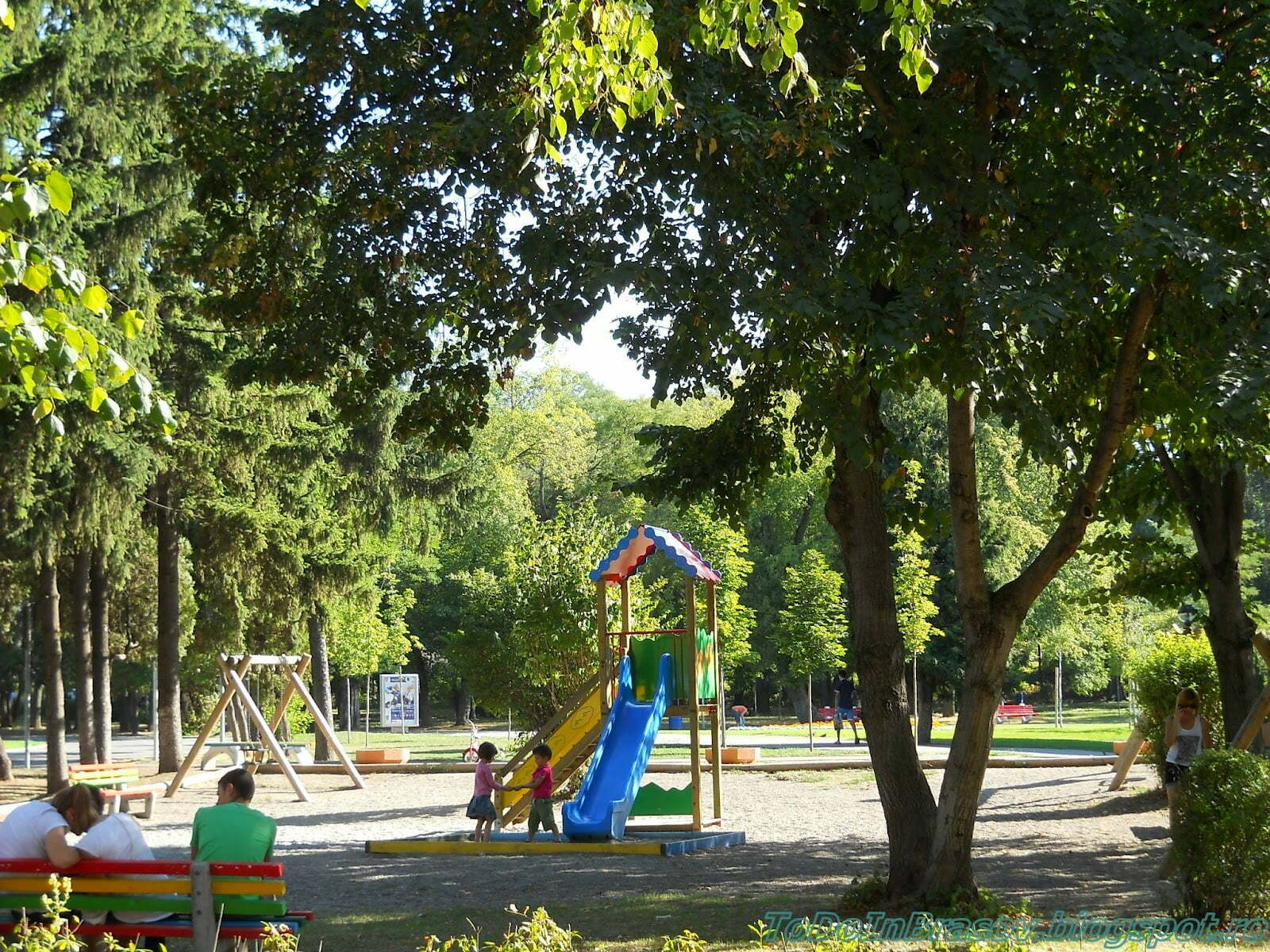 Parcul Sportiv Tractoru • Zile și Nopți