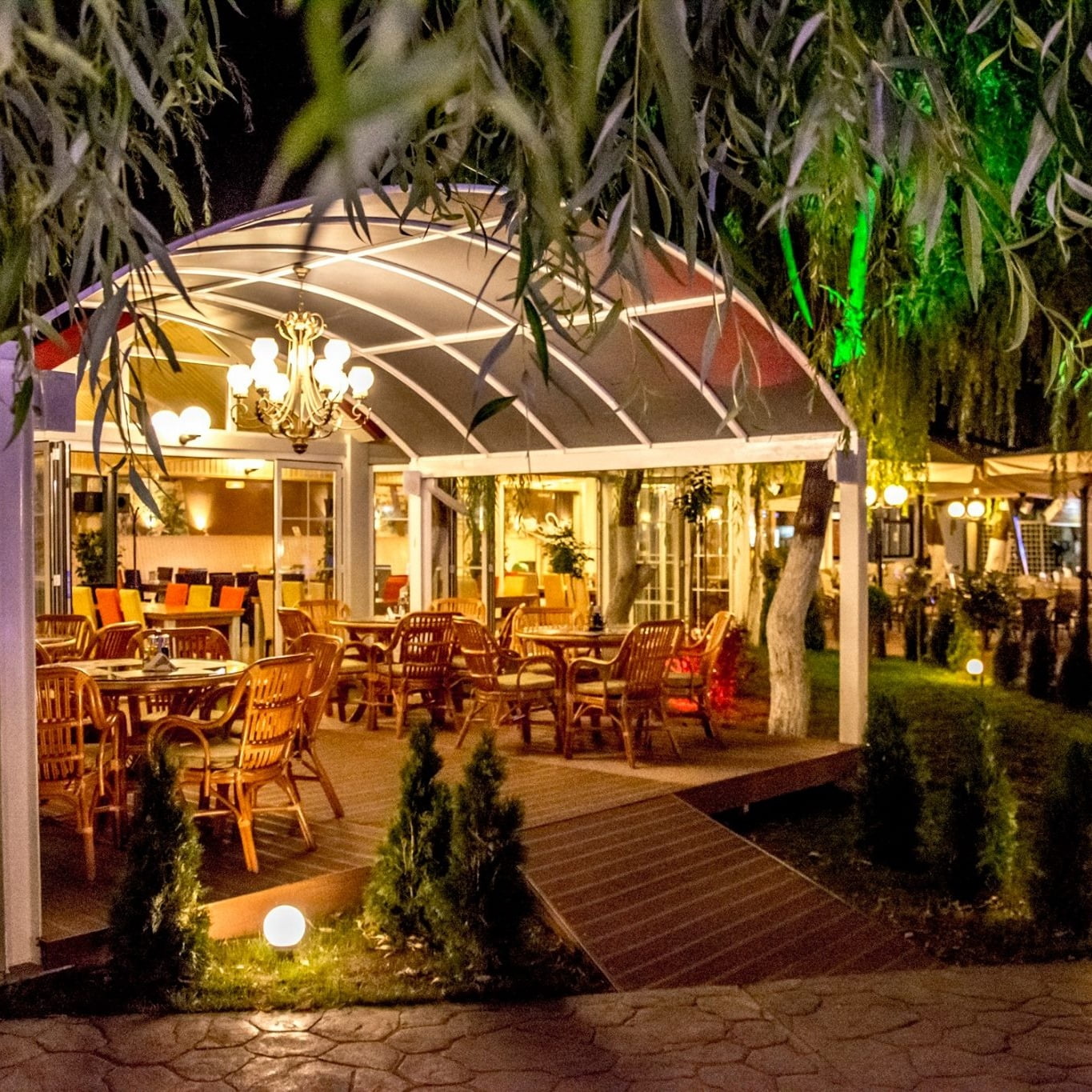 Blue Acqua Restaurant Iași • Zile și Nopți