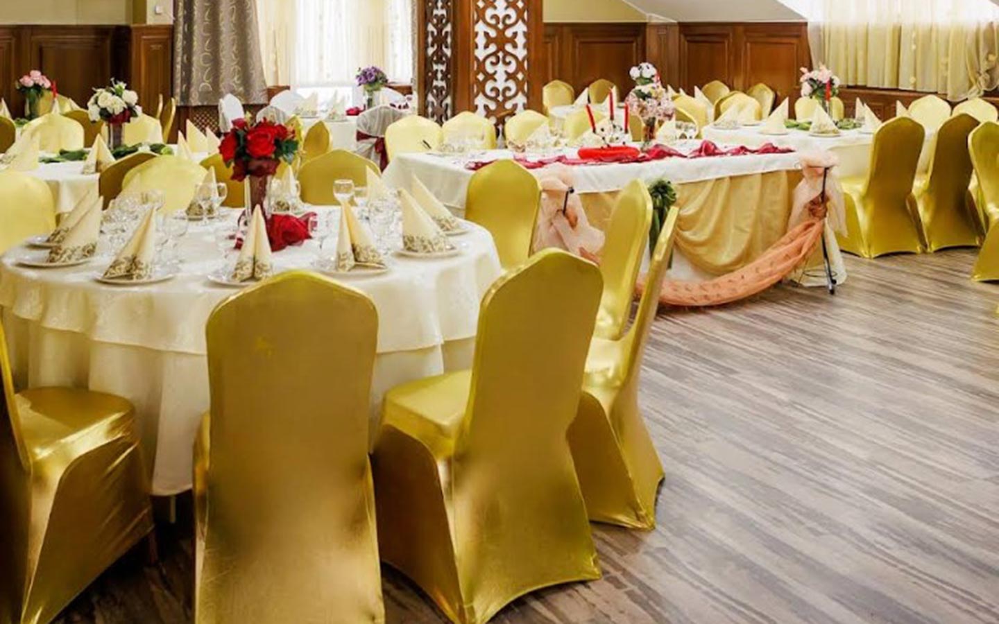 Restaurant Ștef • Zile și Nopți