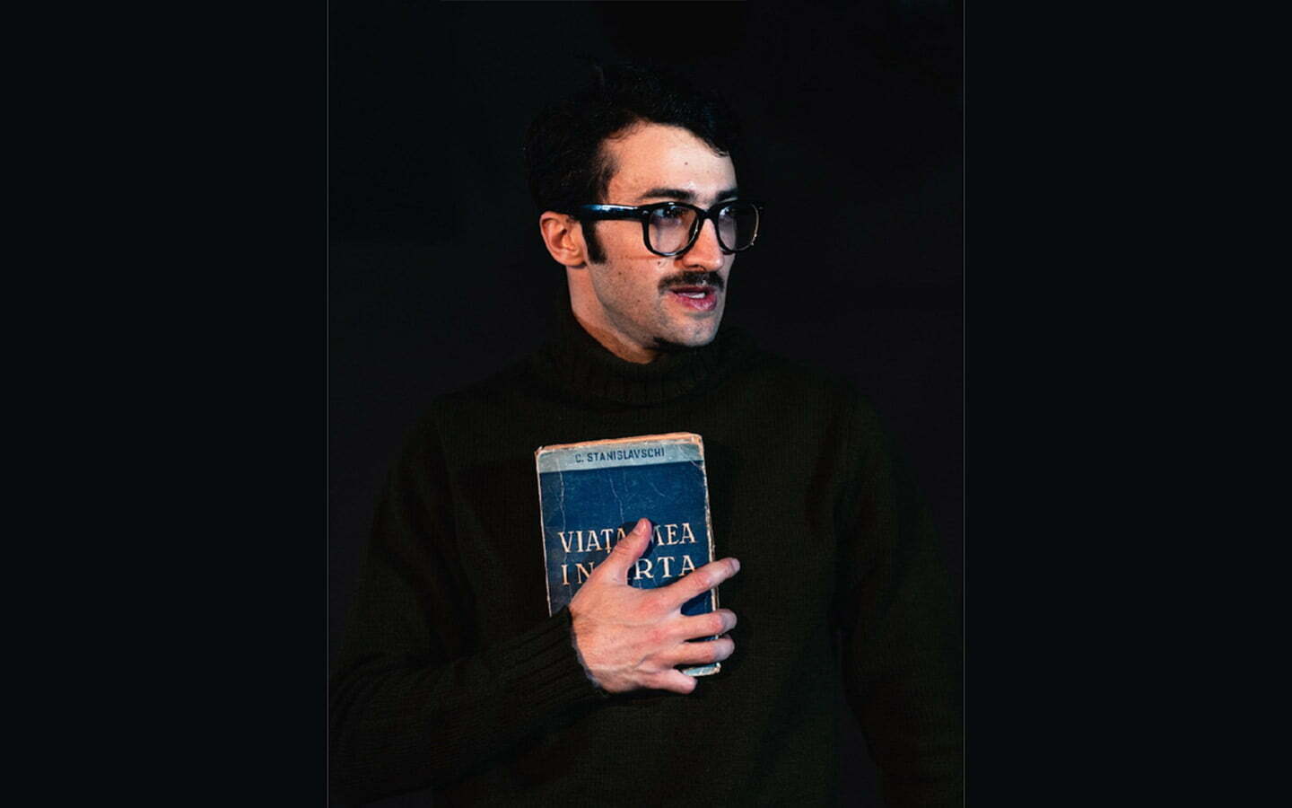 Ion merge la Hollywood (Axel Moustache) @ TNB • Zile și Nopți