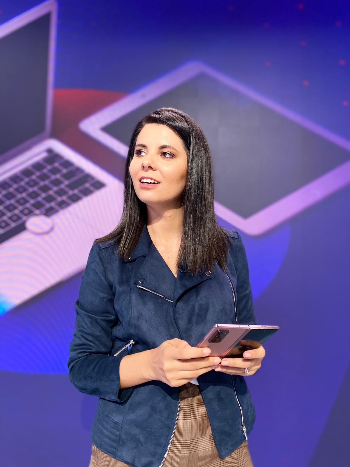 De vorbă cu IULIA IONESCU, prezentatoarea iLike IT „Tot ceea ce prezint ...