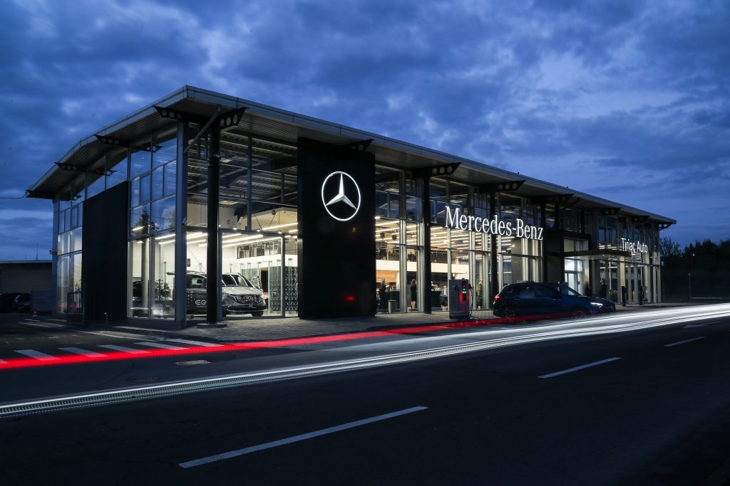Țiriac Auto inaugurează la Brașov primul showroom Mercedes-Benz concept ...