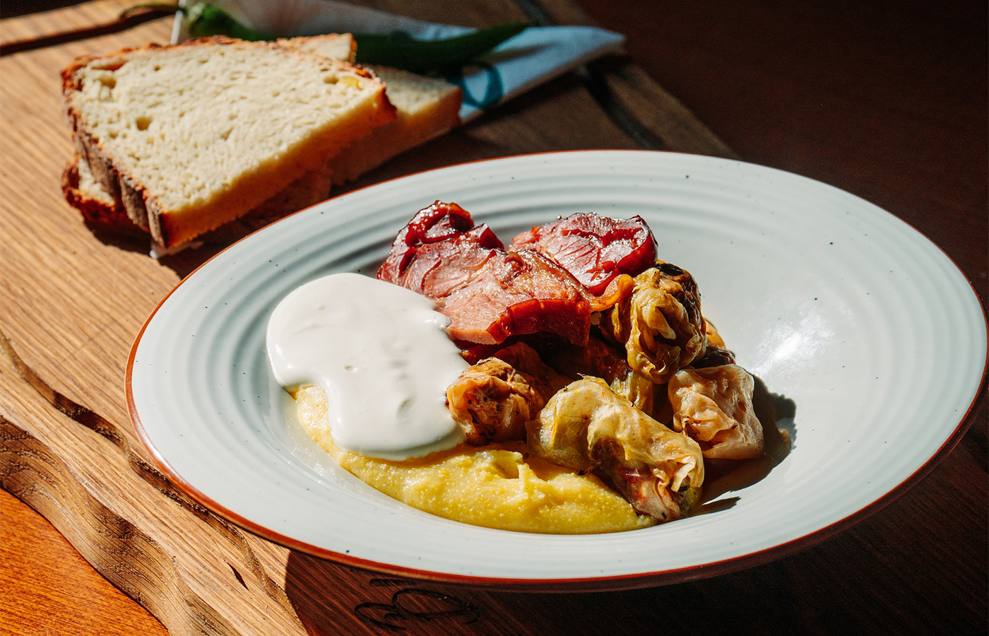 TOP | 6 restaurante cu sarmale • Eat & Drink • Zile și Nopți