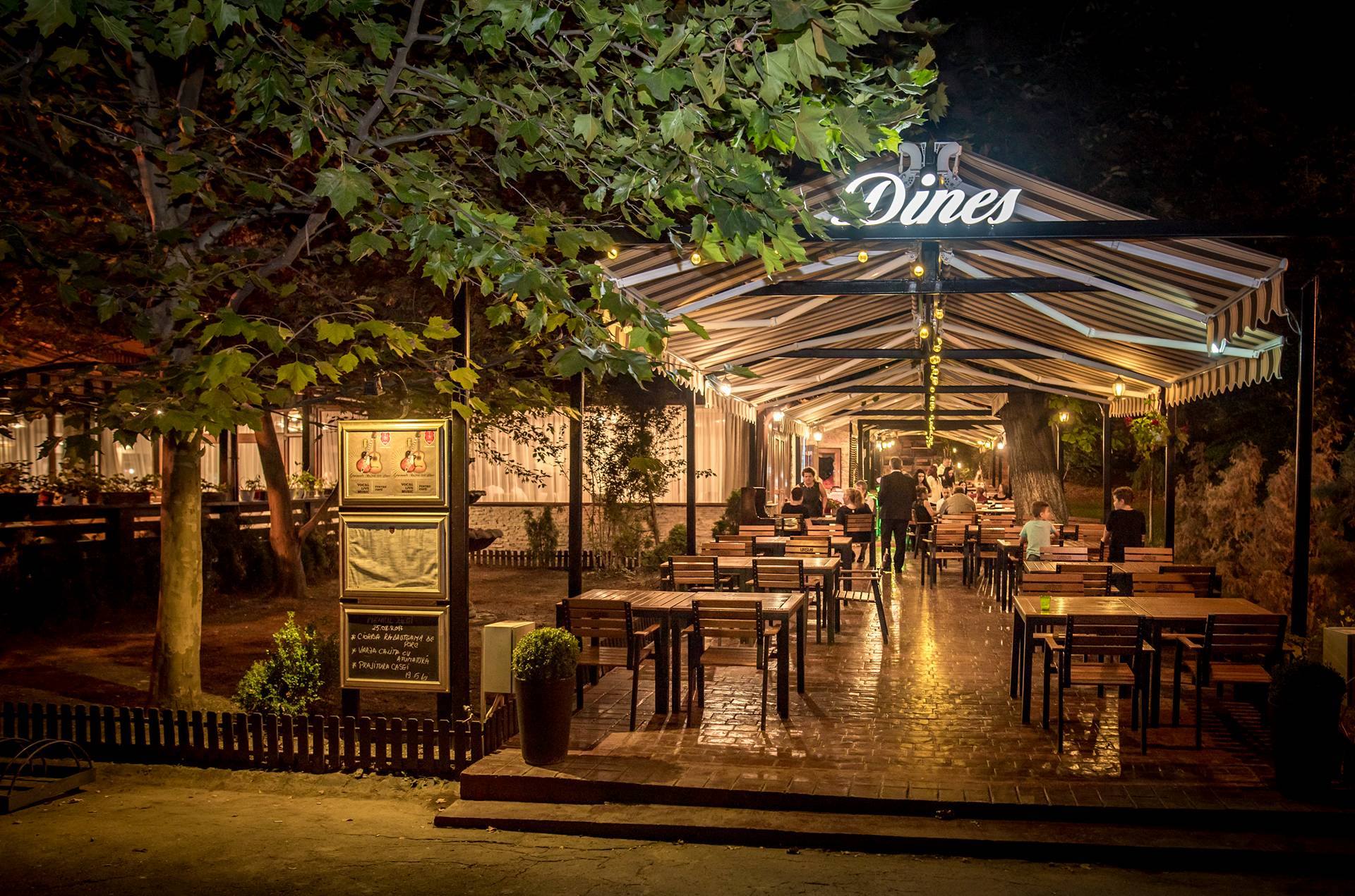 Petrecere de 8 Martie @ Restaurant Dineș • Zile și Nopți