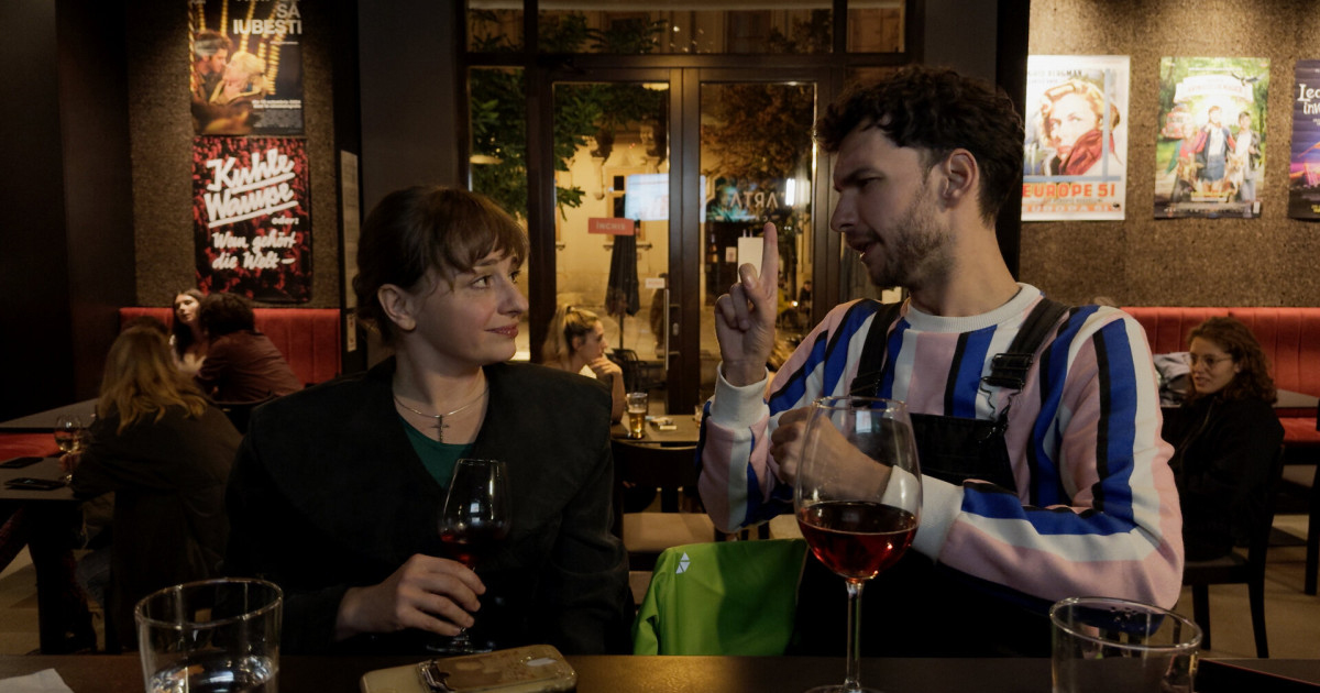 Interviu cu actrița ESZTER TOMPA