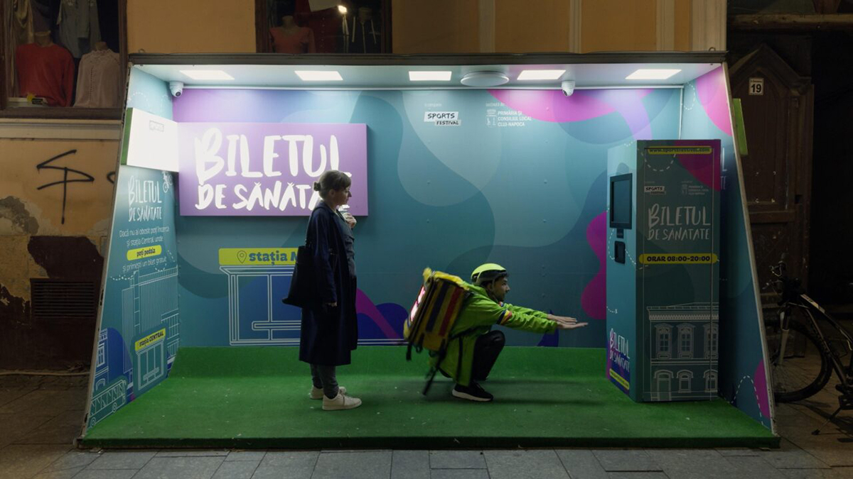 Interviu cu actrița ESZTER TOMPA