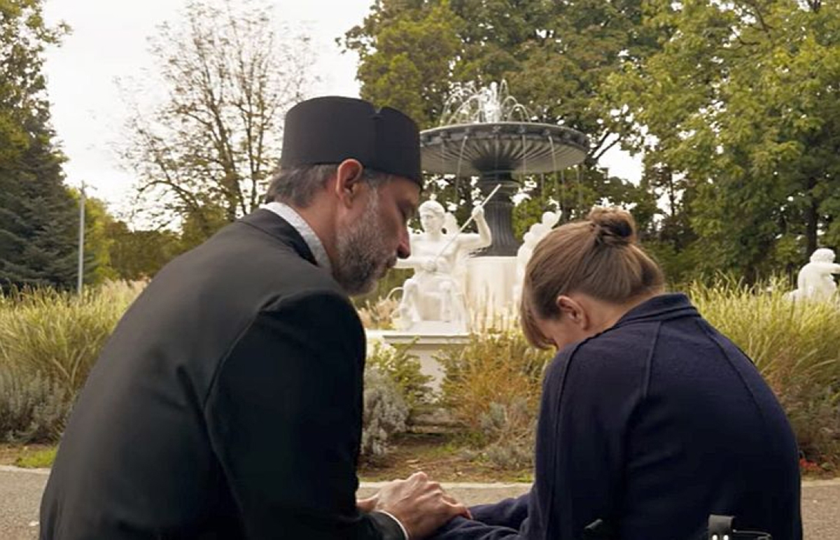 Interviu cu actrița ESZTER TOMPA