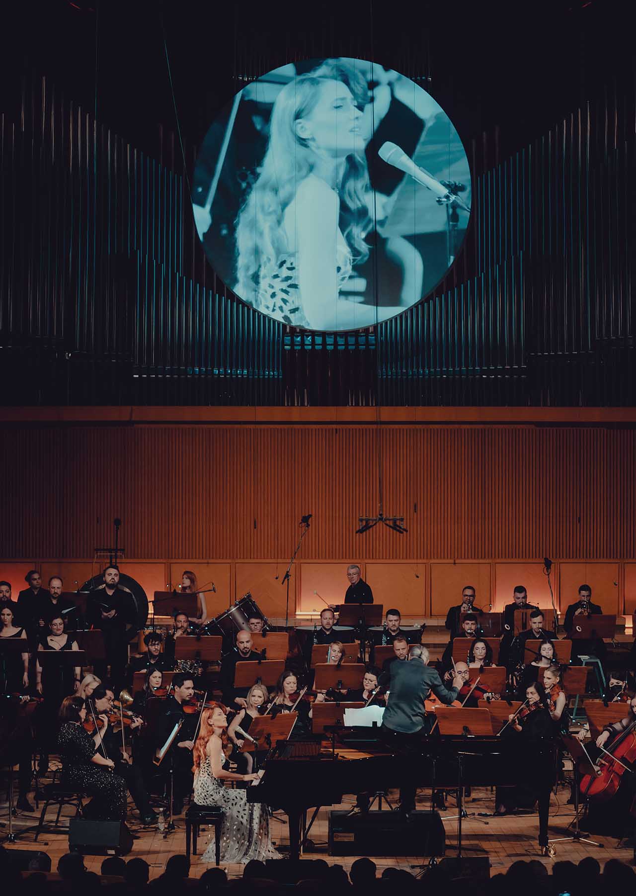 Leyah prezintă „Unplugged Stories”, un eveniment cu muzică cinematic ...