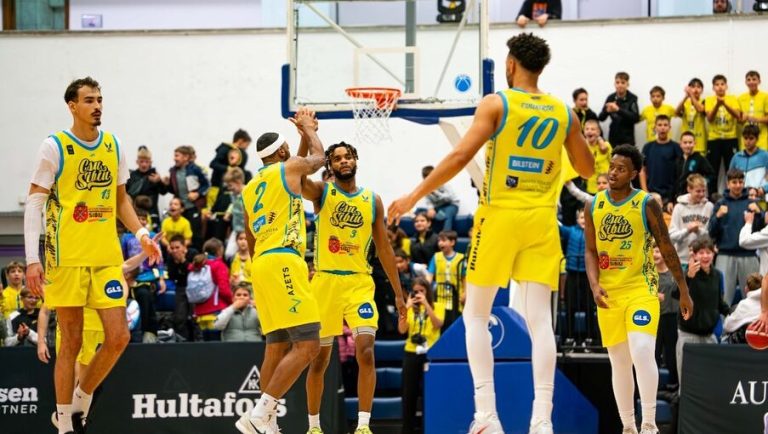 #CupaRomâniei: CSU Sibiu vs CSM Târgu Mureș @ Sala Transilvania • Zile ...
